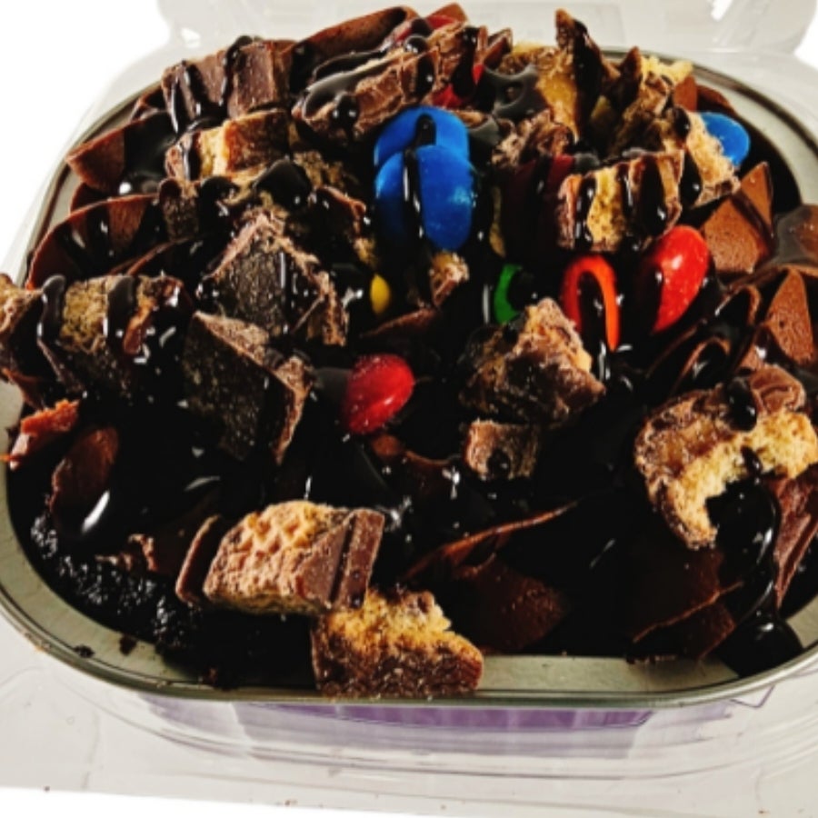 Candy Bar Loaded Mini | Cakes by Aneisha